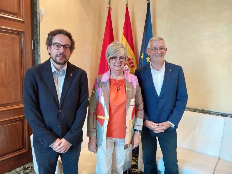 Distinción a la Persona Voluntaria de Navarra a Mª José Leoz
